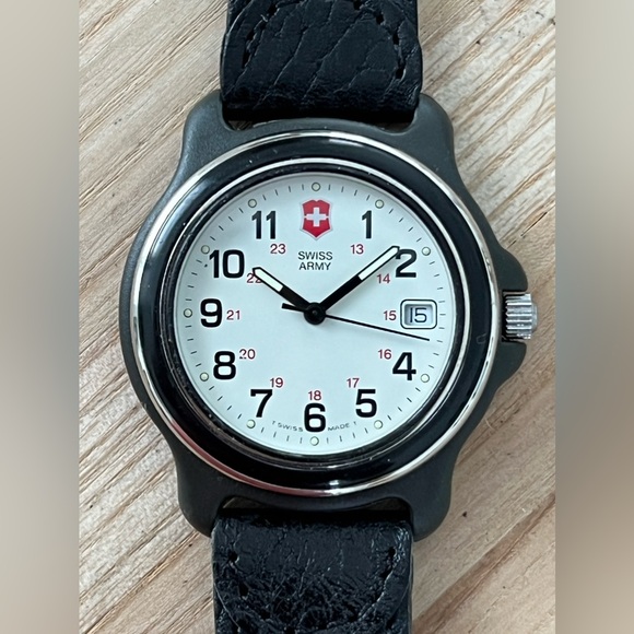 Swiss Army | Accessories | Swiss Army Rare Vintage Watch 993 Original ...